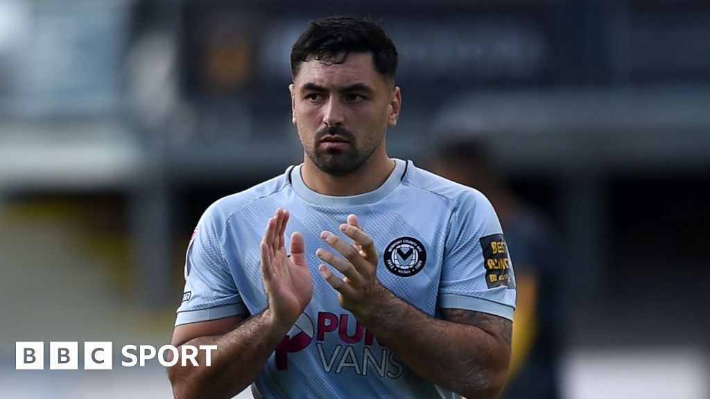 Newport County: 'Lucky' to have goalkeeper Nick Townsend - Jardim - BBC ...