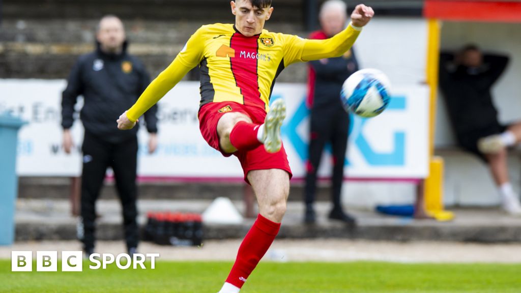 Dundee move 'felt right' for Reilly - BBC Sport