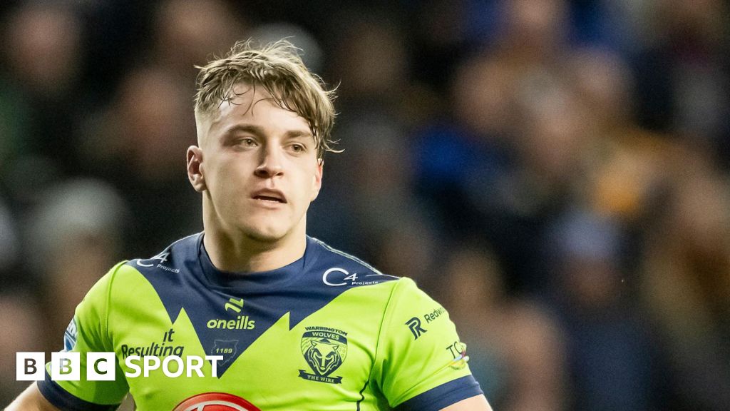 Warrington Wolves: Leon Hayes and Adam Holroyd sign new contracts - BBC ...