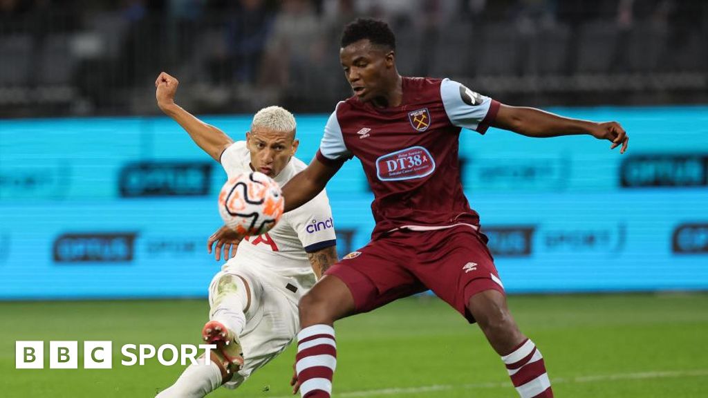 West Ham: 'I want to stay part of this now' - Laing - BBC Sport