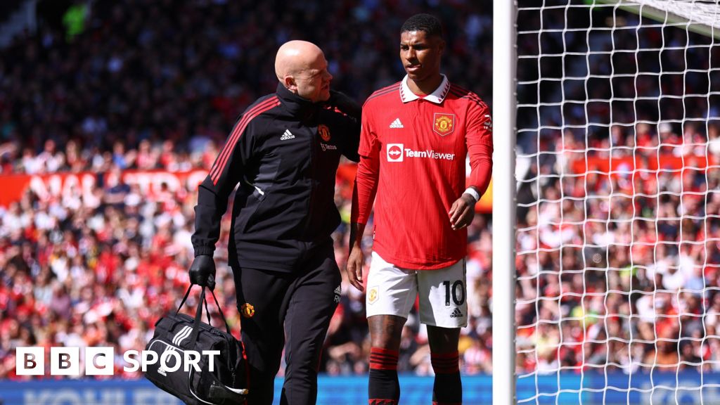 Man Utd: Marcus Rashford to miss 'a few games' with 'muscle injury ...