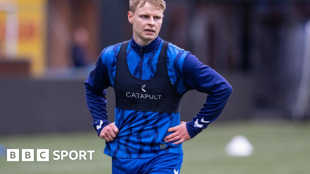 Mackay-Steven joins Kilmarnock on short-term deal - BBC Sport