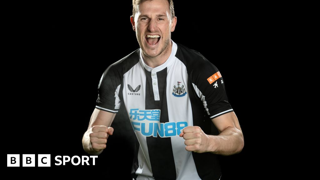 'I can not wait to get on the pitch' - Wood - BBC Sport