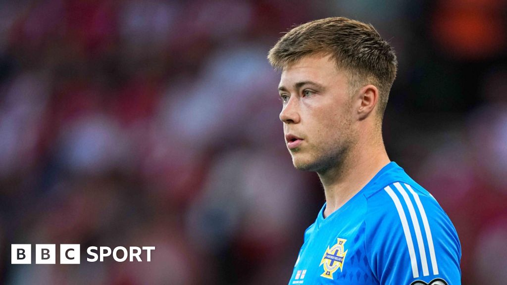 Bailey Peacock-Farrell: Birmingham City sign Burnley goalkeeper - BBC Sport