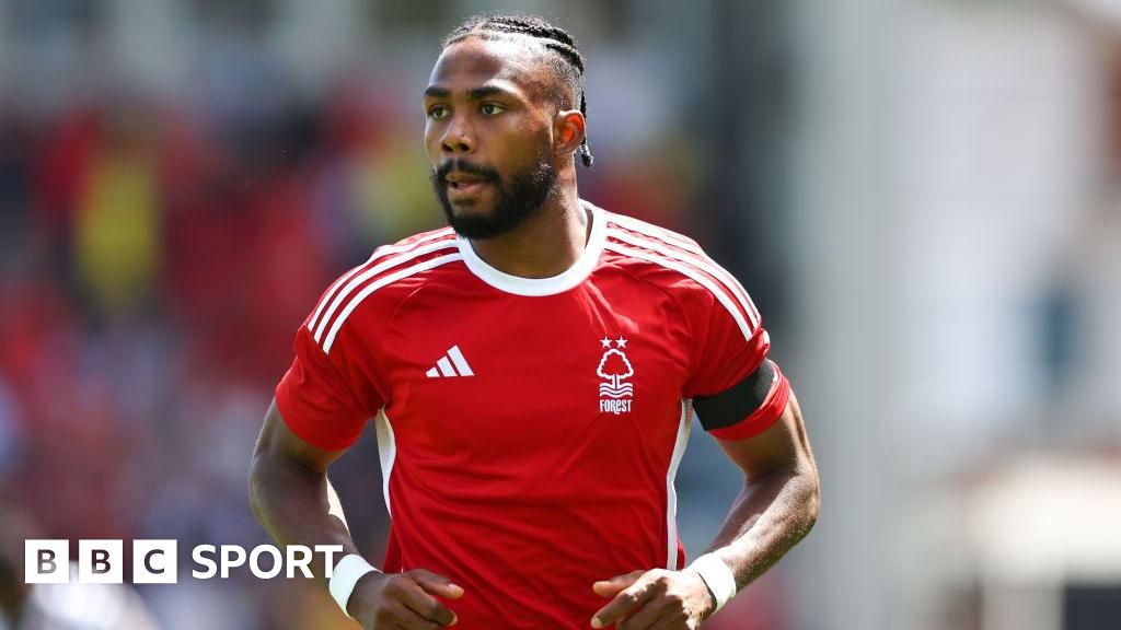 Nottingham Forest reveal 25-man Premier League squad - BBC Sport