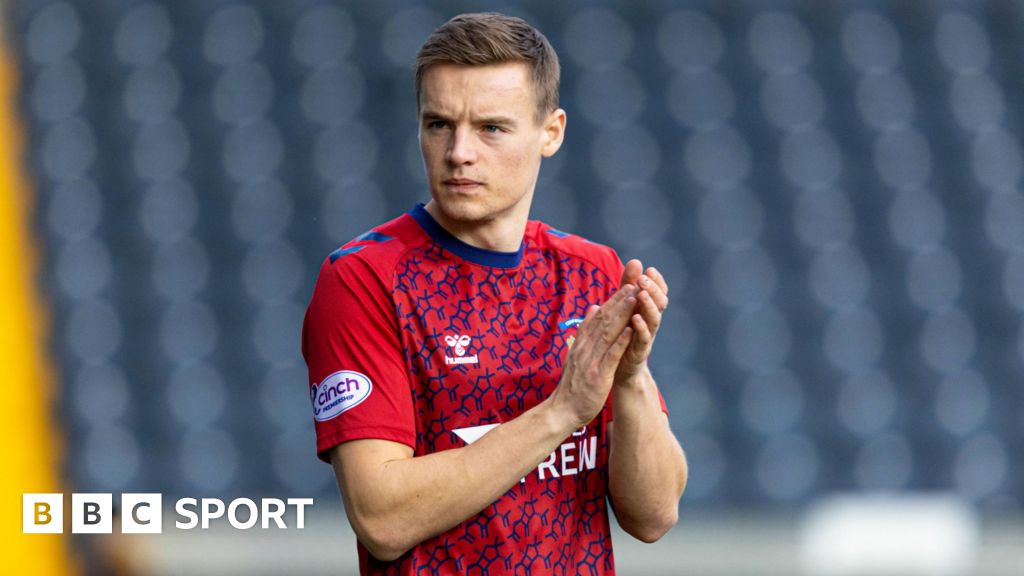 Kilmarnock's Liam Donnelly and Lewis Mayo make team of the week - BBC Sport