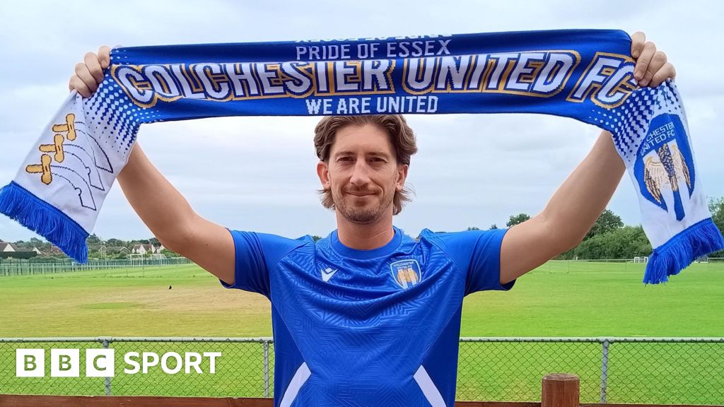Alex Woodyard: Colchester sign York defender on one-year deal - BBC Sport
