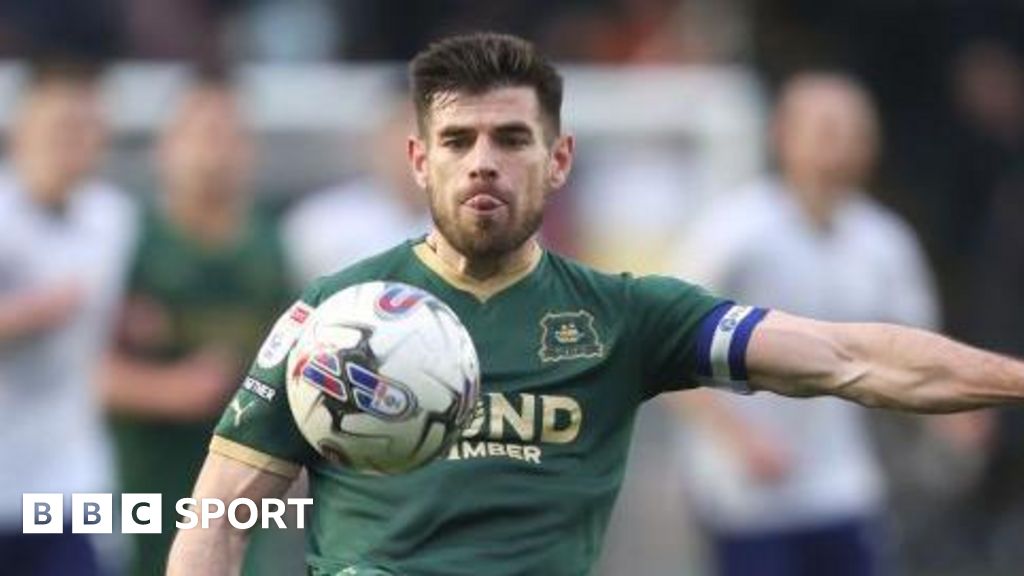 Joe Edwards: Plymouth Argyle captain signs new contract to 2026 - BBC Sport