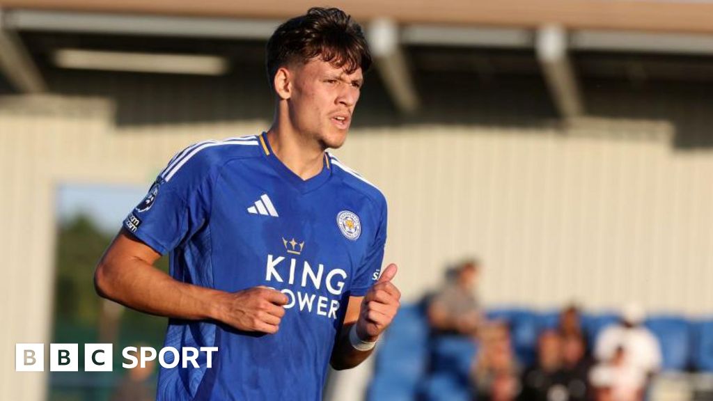 Leicester City news: Chris Popov joins Barrow on loan - BBC Sport