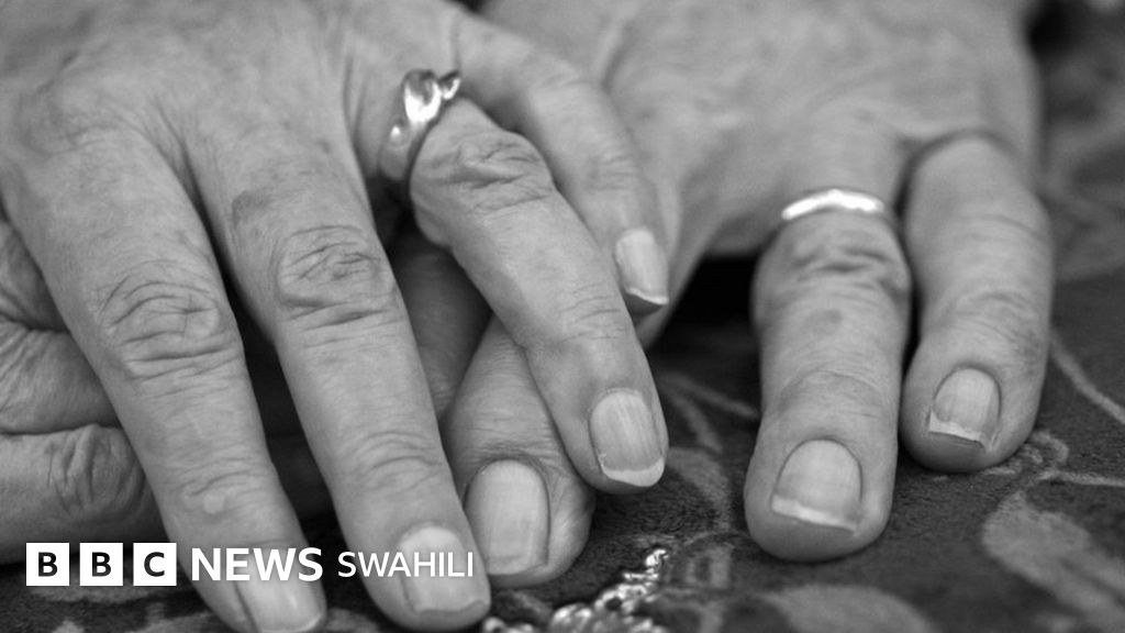 Fahamu jinsi ya kuimarisha uhusiano wa kimapenzi uzeeni - BBC News Swahili