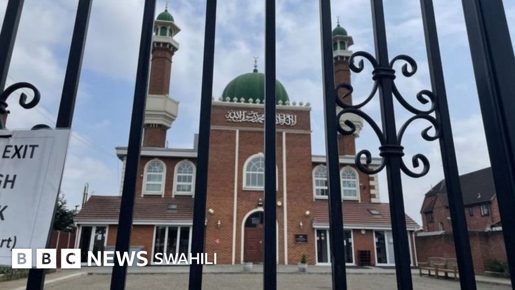 Je wanawake kukatazwa kusali msikitini ni ubaguzi wa kijinsia? - BBC ...