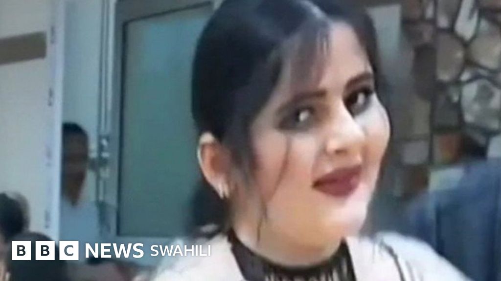 Maandamano ya Iran: Familia ya Mahsa Amini yapokea vitisho vya mauaji, binamu yake asema - BBC ...