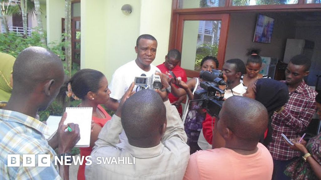 Timu ya bunge la Tanzania kambini - BBC News Swahili
