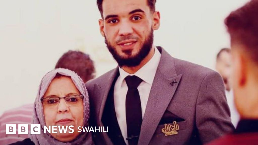 Mafuriko ya Derna ya Libya: Kuomboleza kifo cha mama, baba na watoto ...