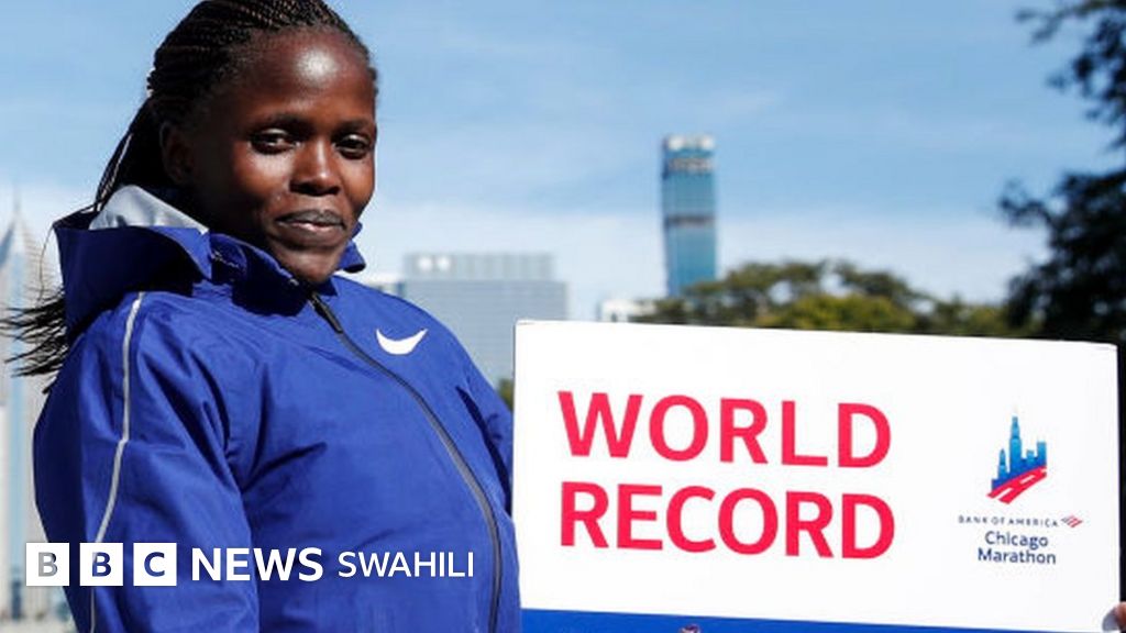 Brigid Kosgei: Aliacha shule, mama wa watoto mapacha na aliyeweka ...