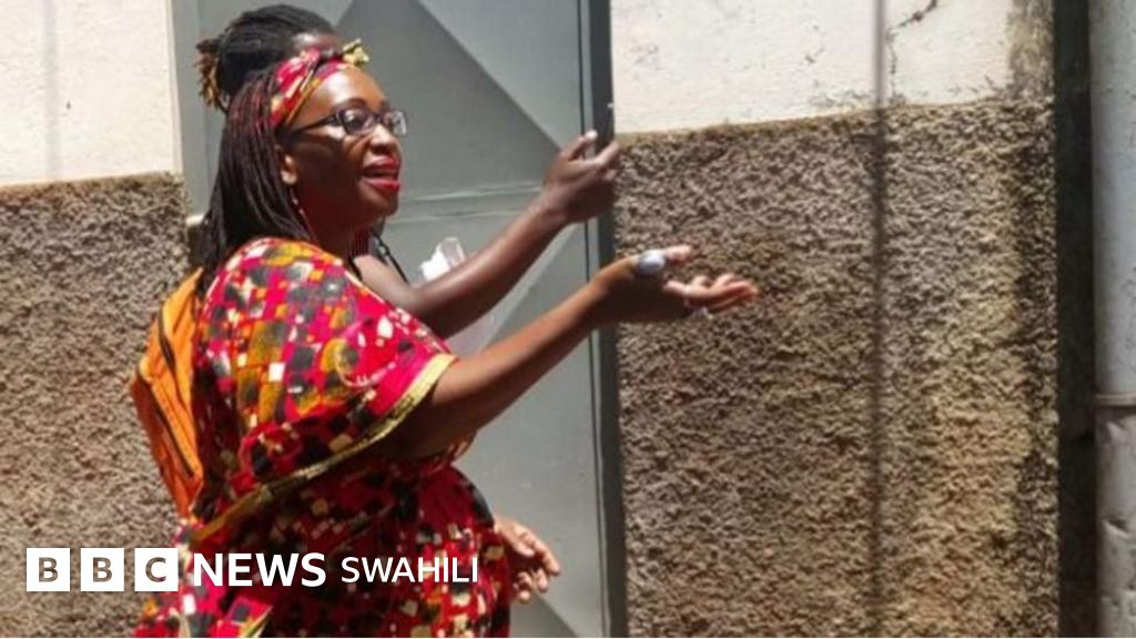 Msomi ashtakiwa kwa kumkosoa mke wa rais Museveni - BBC News Swahili