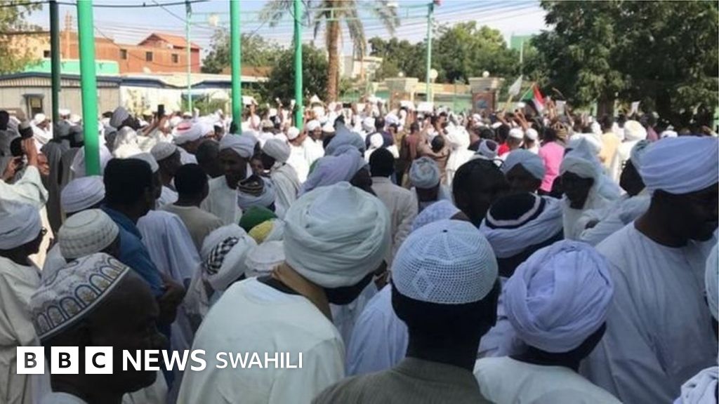 Omar al Bashir: Maandamano dhidi ya Rais wa Sudan yaendelea - BBC News ...