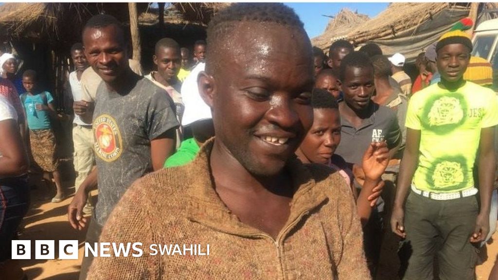 Pacha Zimbabwe adai amelala na wanawake zaidi ya 1000 - BBC News Swahili