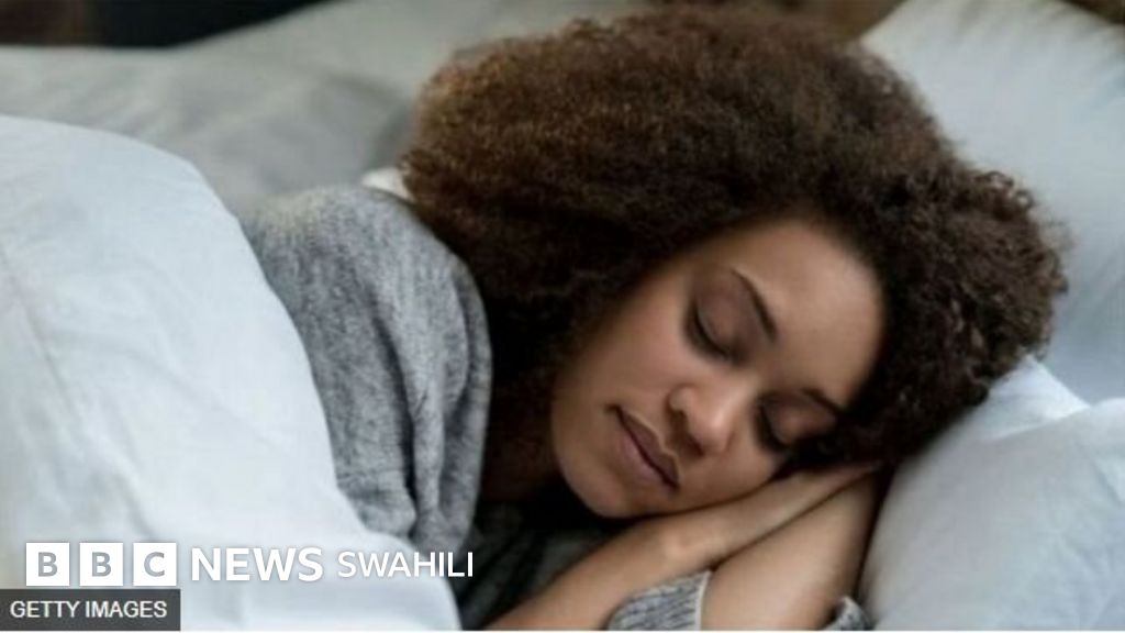 Ni njia gani bora ya kupata usingizi mzuri usiku? - BBC News Swahili