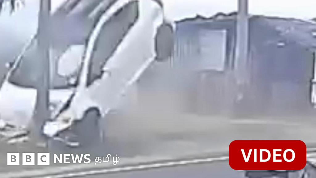 இலங்கையில் தென்னை மரத்தில் மோதி தலைகீழாக நின்ற கார் - BBC News தமிழ்