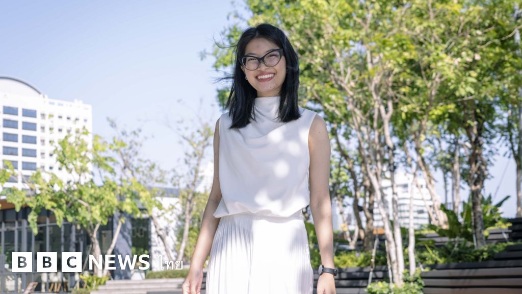 Blue Again: จากหนังส่งครูสู่เทศกาลหนังปูซาน - BBC News ไทย