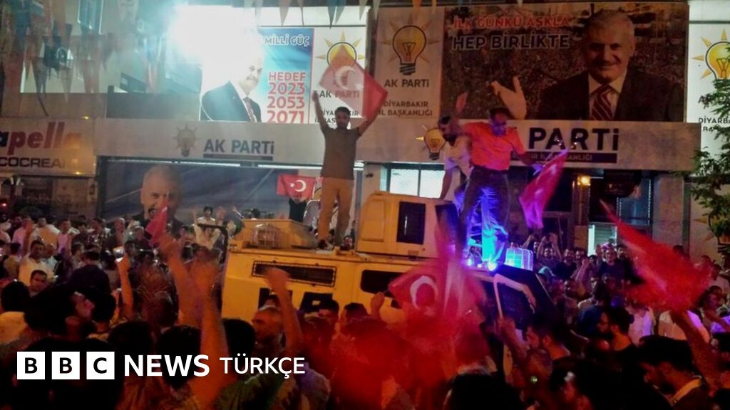 Diyarbakır: Darbe girişimi gecesi izlenimleri - BBC News Türkçe