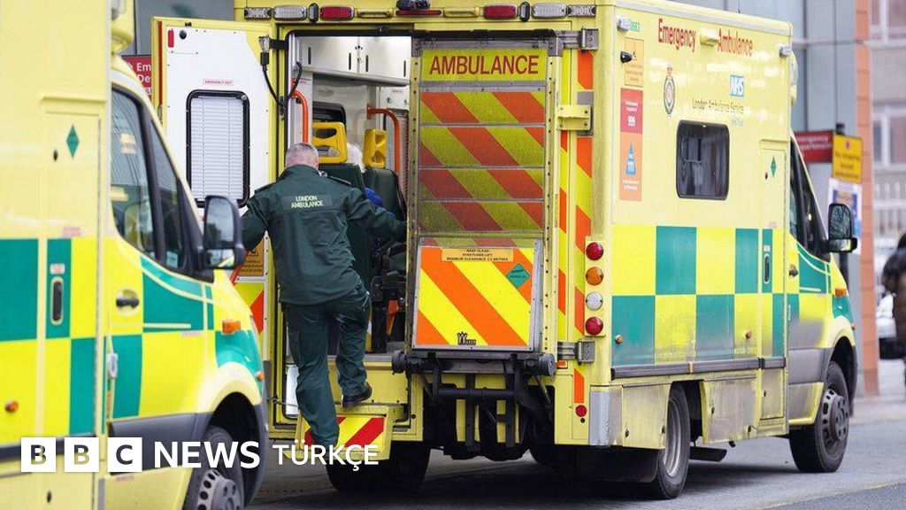 İngiltere ve Galler'de ambulans çalışanları grevde - BBC News Türkçe