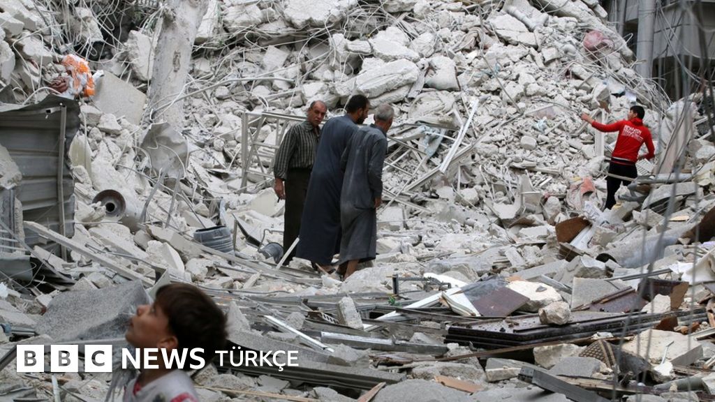 Suriye Ordusu'nun Halep operasyonuda hava saldırıları - BBC News Türkçe