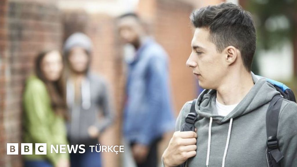 Anne babalarının konuştuğu çocuklar daha mutlu ve başarılı - BBC News ...