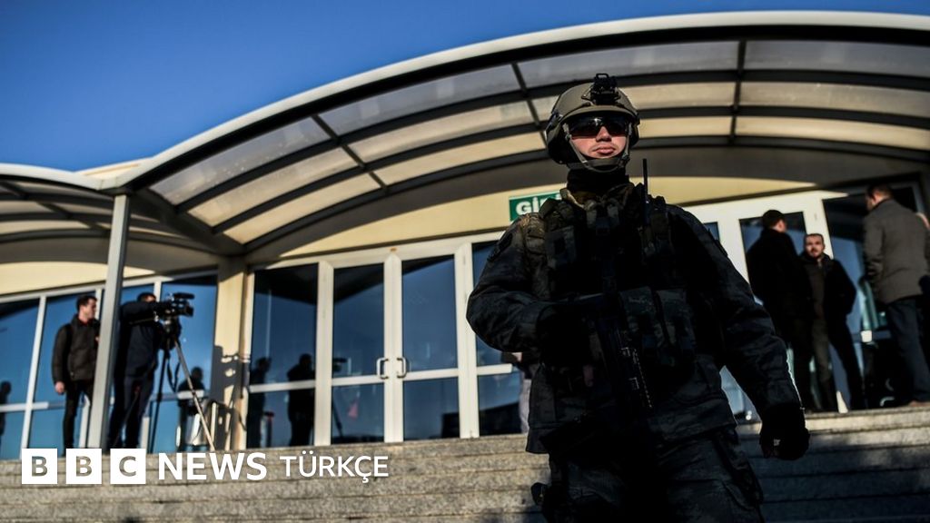 İstanbul'da ilk darbe girişimi davası başladı - BBC News Türkçe