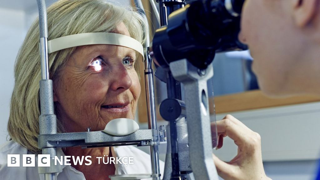 Koronavirüs salgınında gözler için '20-20-20' tavsiyesi - BBC News Türkçe