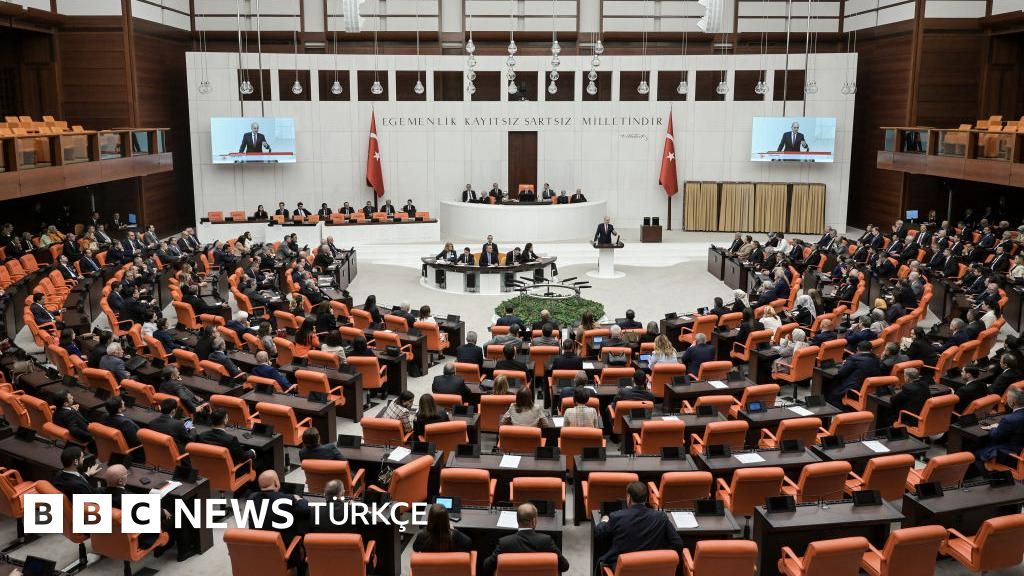 AKP’den Saadet Partisi grubu hamlesi: Çoğunluğu kaybetmemek için ...