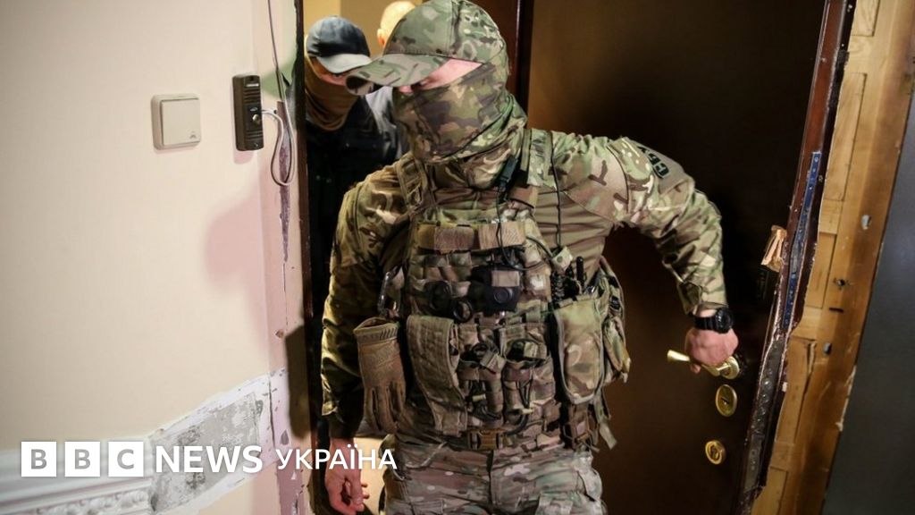 СБУ обшукує заправки Glusсo. До чого тут Медведчук - BBC News Україна