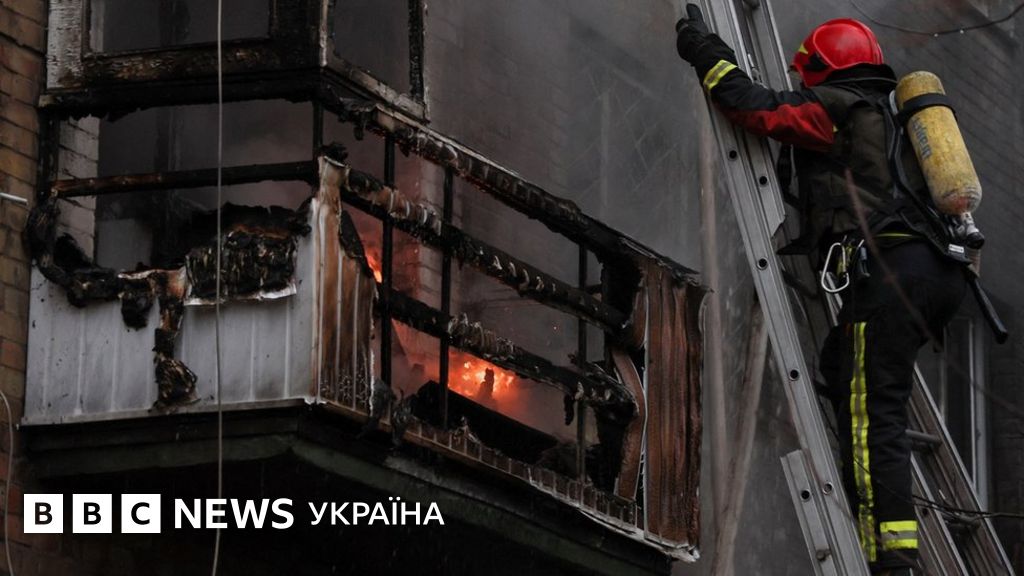 Нові обстріли України У Києві горять багатоповерхівки є влучання у Львові Рівному та Харкові