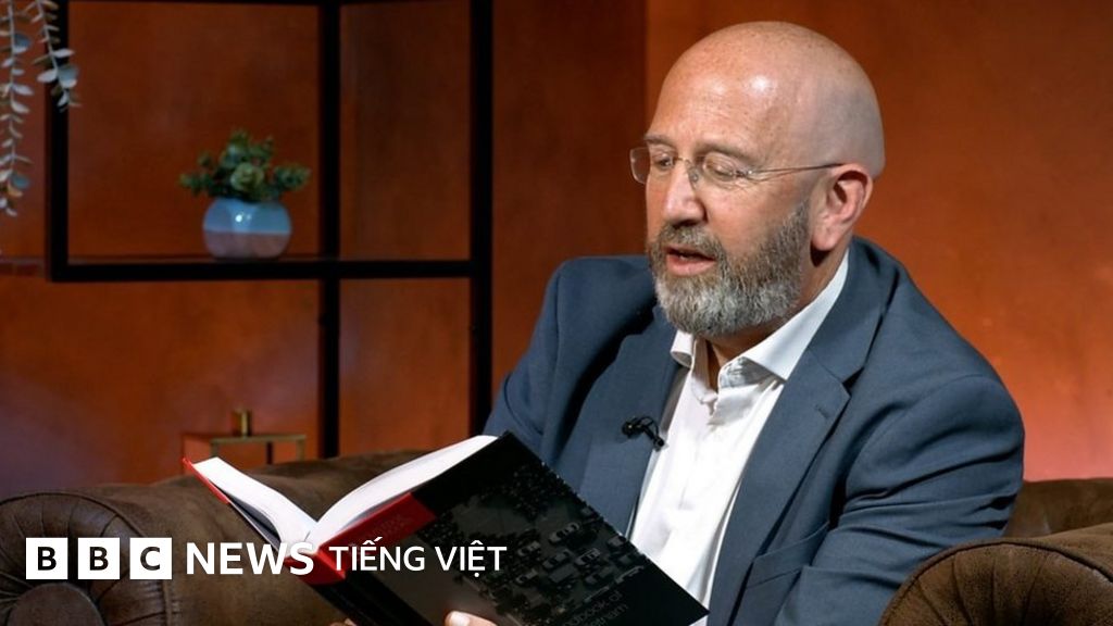 PGS Jonathan London nói về tham nhũng trong giáo dục tại Việt Nam - BBC News Tiếng Việt