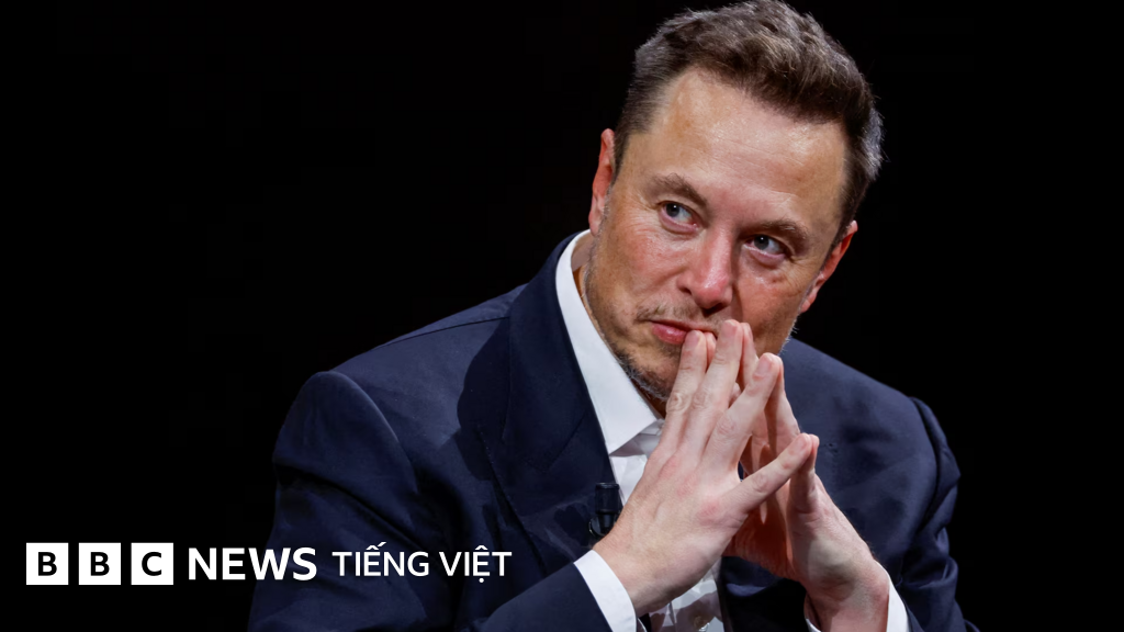 Elon Musk ra lệnh ngắt dịch vụ Starlink khi Ukraine giành lại lãnh thổ từ Nga? - BBC News Tiếng Việt