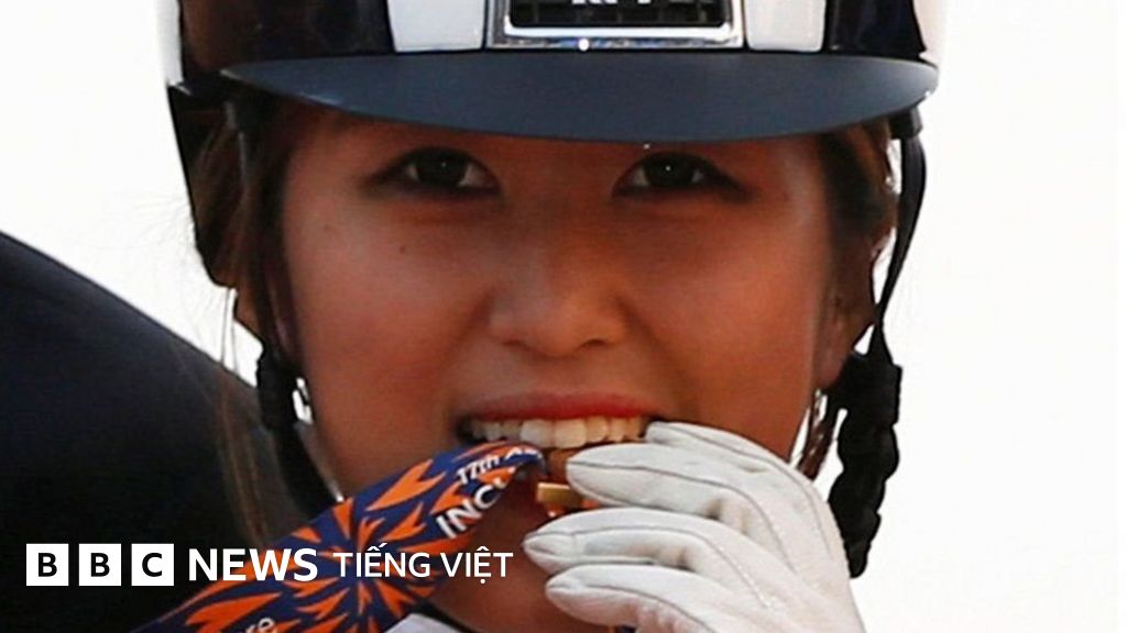 Vụ bê bối của TT Park: Con gái bà Choi Soon-Sil bị bắt - BBC News Tiếng ...