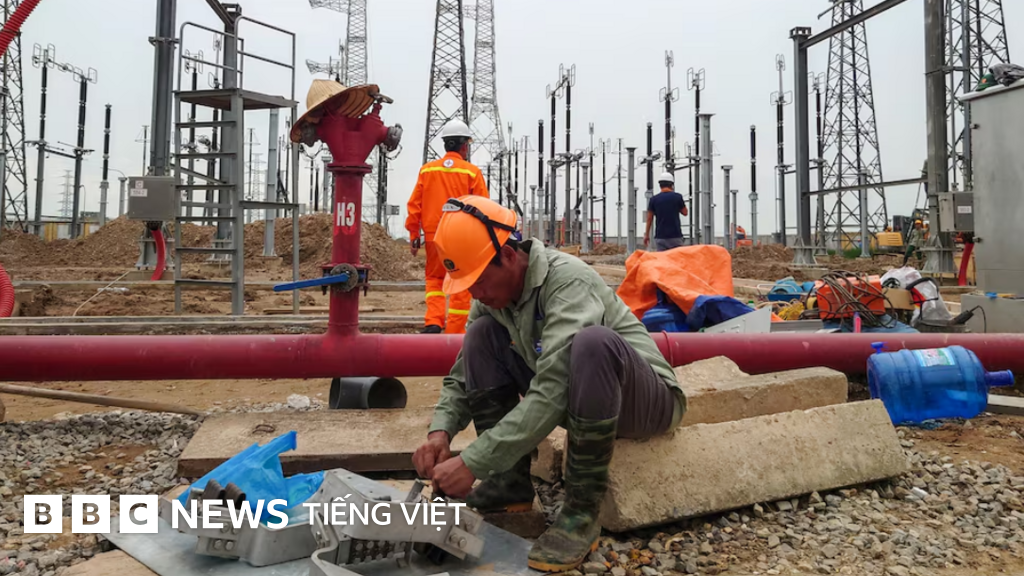 Việt Nam áp giá trần LNG, đặt mục tiêu điện khí vào thế rủi ro - BBC News Tiếng Việt
