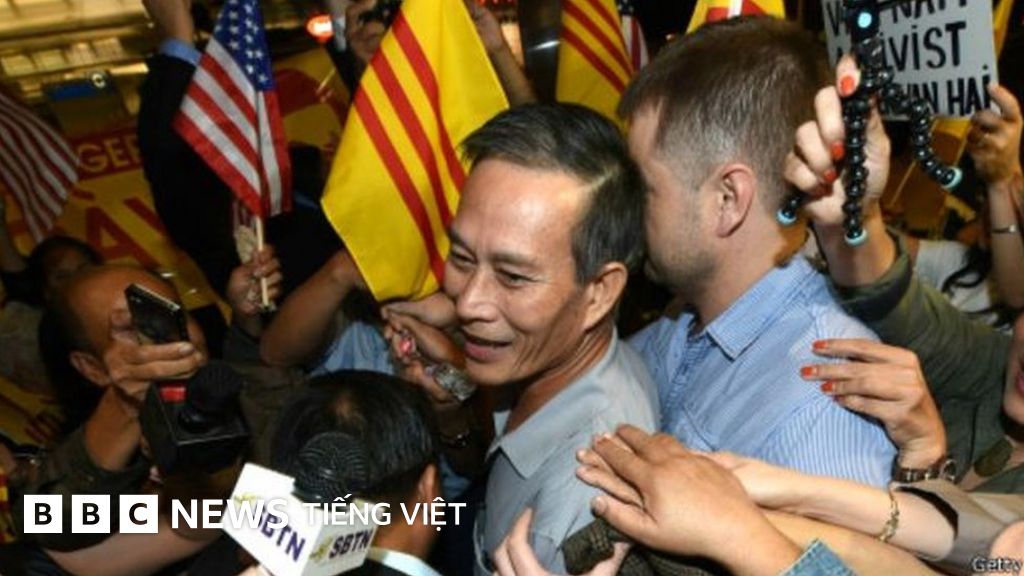 Blogger Điếu Cày: 'Họ muốn người tù rơi vào sự cô đơn' - BBC News Tiếng ...