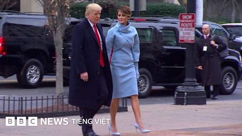 Ông bà Obama đón ông bà Trump ở Nhà Trắng - BBC News Tiếng Việt