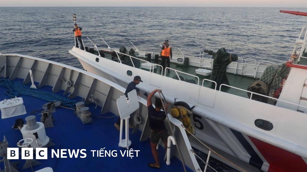Biển Đông: Philippines cáo buộc Trung Quốc ‘có hành vi nguy hiểm’, gây va chạm giữa hai tàu ...