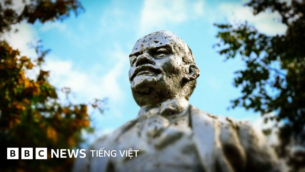 Tượng Lenin ở Nghệ An, dựng lên để làm gì? - BBC News Tiếng Việt