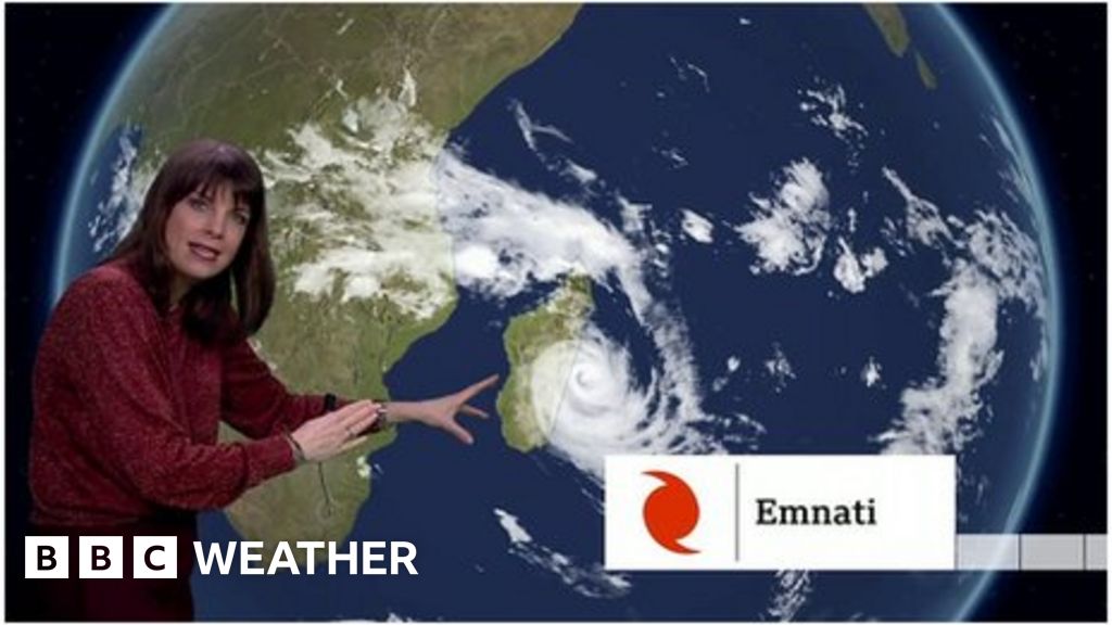 Madagascar: Cyclone Emnati takes similar track to Batsirai - BBC Weather