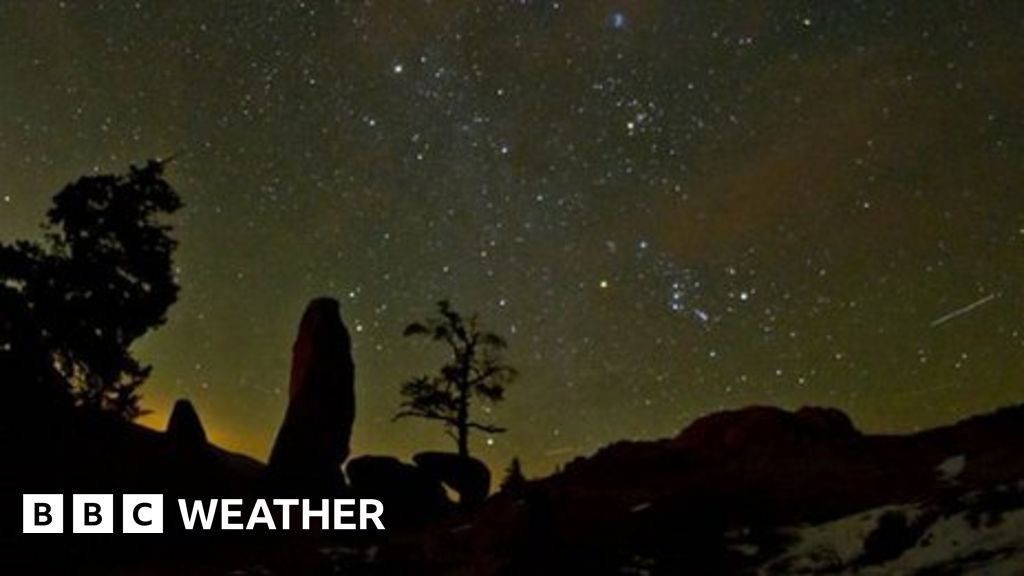 Meteor sky show set to reach peak - BBC Weather