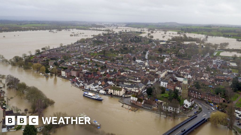 UK weather: More rain for flood-hit areas - BBC Weather