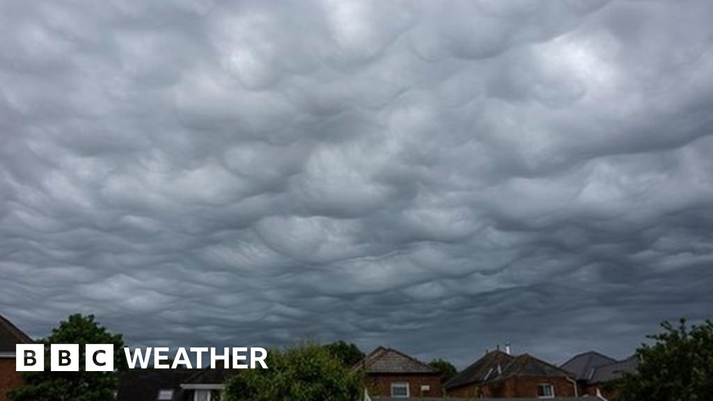 Gallery: Thundery clouds - BBC Weather