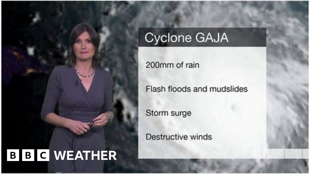 Cyclone Gaja will make landfall later on Thursday. - BBC Weather