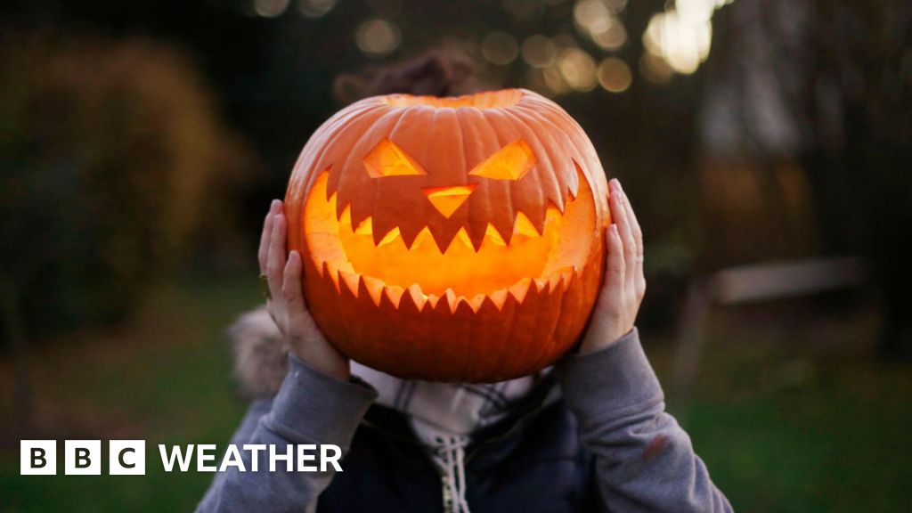 Halloween forecast: what will the UK weather be for trick or treaters ...