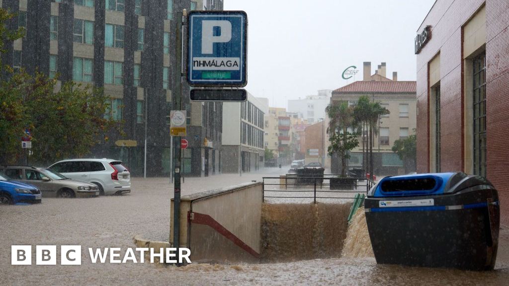 Thousands evacuated in Málaga amidst flooding rain - BBC Weather