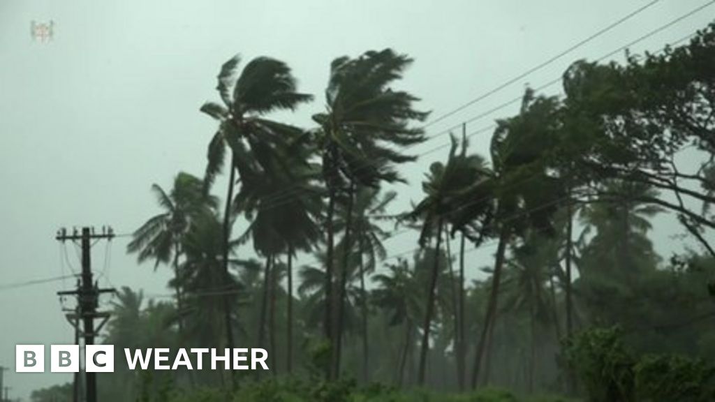 Tonga braces for Tropical Cyclone Yasa - BBC Weather